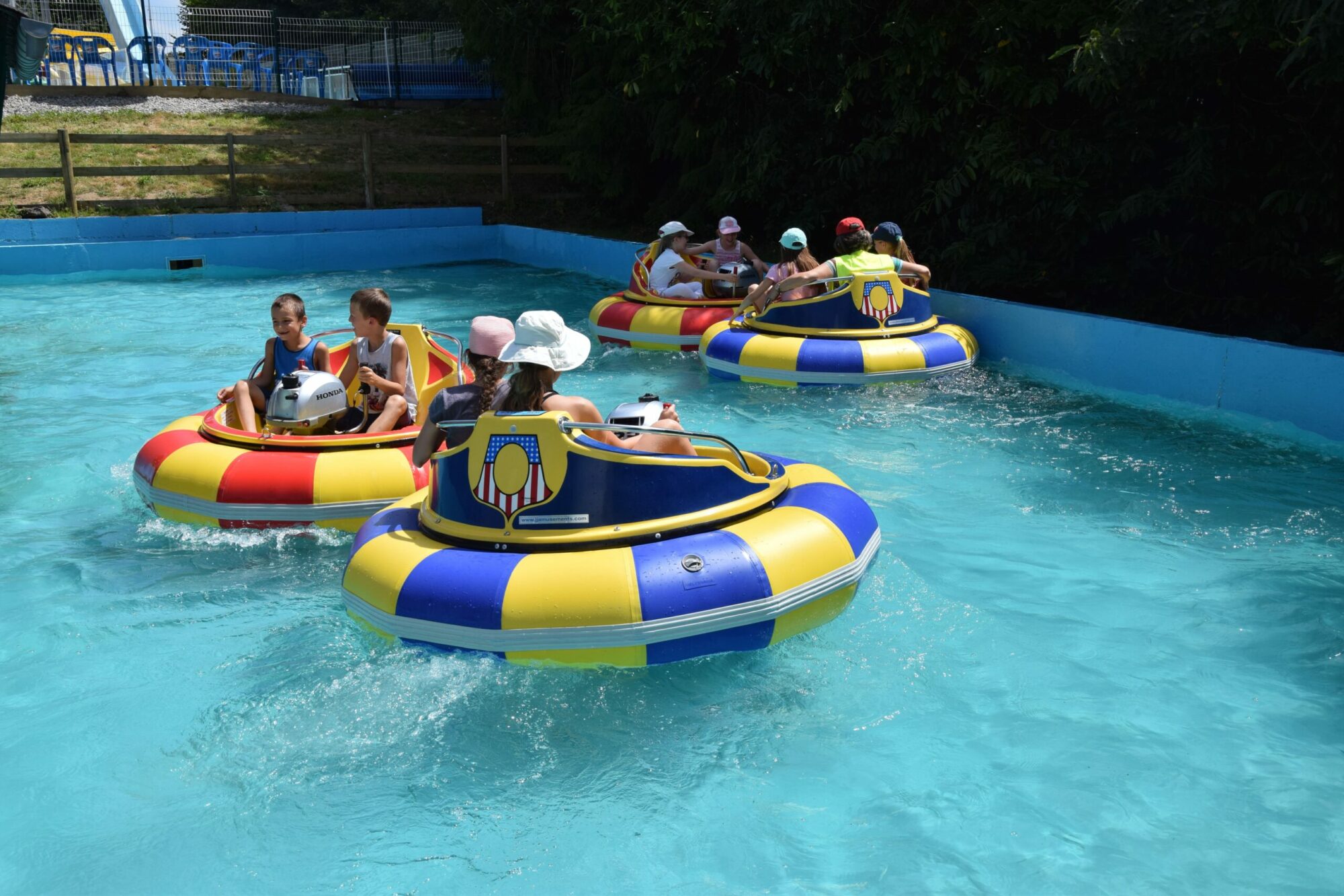 Bateaux Tamponneurs - Parc d'attractions Ange Michel, Normandie